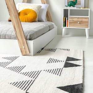 20 Geometric Rugs to Give Your Home a Modern Twist | 10 Stunning Homes