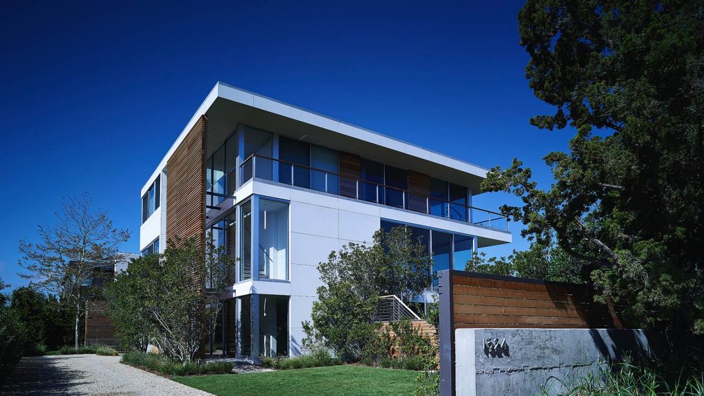 Mecox Bay Residence | Sustainable weekend retreat in Water Mill, New ...