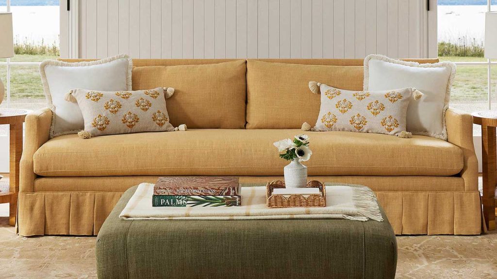 20 Green Velvet Sofas That Make a Bold Statement | 10 Stunning Homes