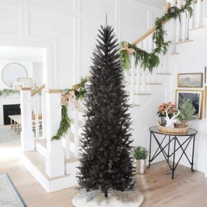 10 Black Christmas Trees for a Memorable Holiday Season | 10 Stunning Homes
